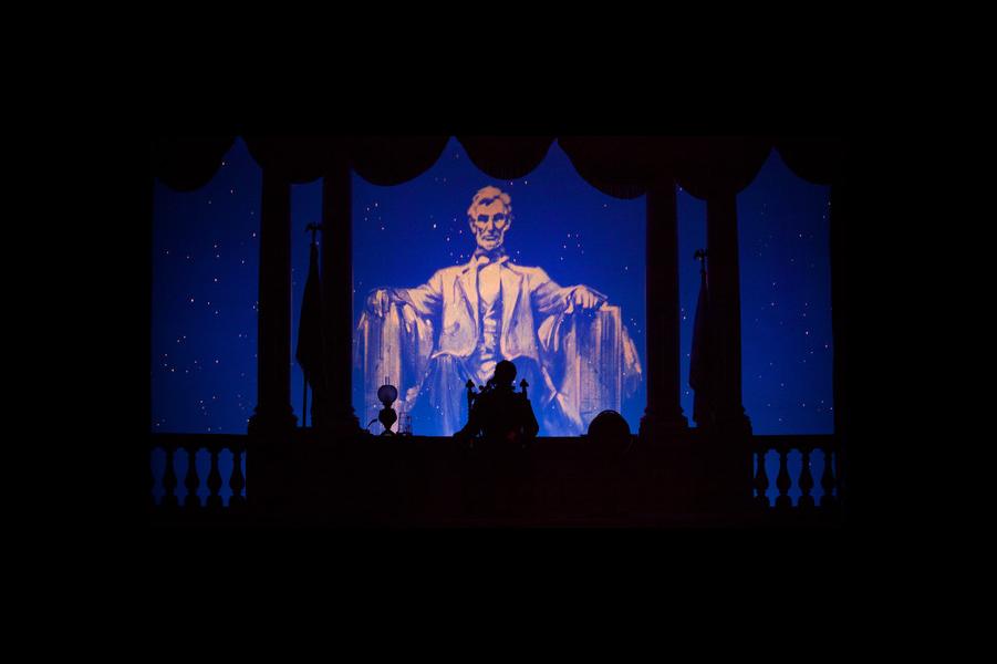 The Disneyland Story | Disneyland discount tickets | Undercover Tourist